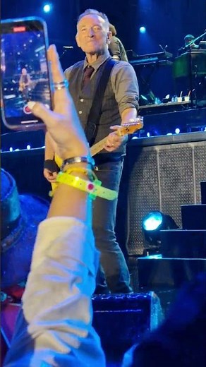 Bruce Springsteen on a rainy night in Cork - Badlands (final part) / 16 May 2024