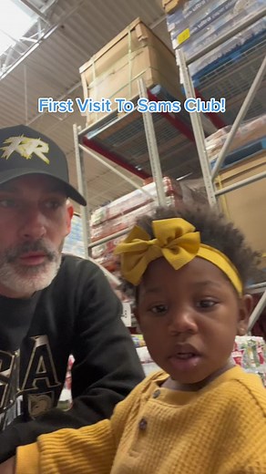 Exploring Sam's Club with Papa - First Visit and Cute Bow!