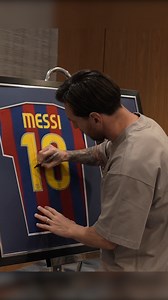 1.2M views · 78K reactions | Lionel Messi at our most recent private signing session, signing a 2009/10 FC Barcelona shirt in our officially licensed framing style!✍️️ Would you make room on your wall for this @leomessi signed masterpiece?朗 #messi #leomessi #lionelmessi #FCBarcelona #signed #signature #iconic #memorabilia #football #footballplayer | Icons.com | Facebook
