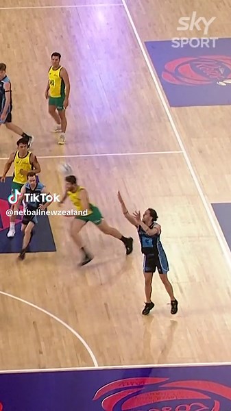 Junior Levi to the hoop with AUTHORITY! 😤 #netball #nzmen #transtasmancup #dunk