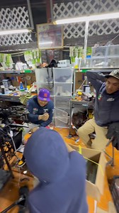 12M views · 477K reactions | “¡Le compramos todas las obleas a un joven empresario y las compartimos con todo el equipo! 拾 #BuenDía” | Reparadora De Calzado El Cometa TV | Facebook