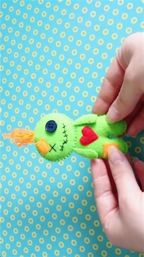 Halloween felt doll plush #craft #plush #halloween #diy #sewing #diycrafts #plush #feltcrafts