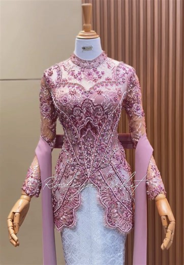 Model Kebaya Lamaran dan Wisuda Pesanan