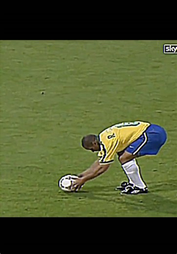 Robert To Carlos: Football Highlights