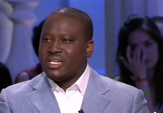 SORO GUILLAUME; l’altruiste criminel, quand arrives-tu pour nous débarrasser de ton colis encombrants ? Il se disait sauveur. Il se rêvait libérateur. Guillaume Soro, l’homme qui prétendait avoir pris les armes pour arracher les Ivoiriens aux griffes de la dictature de Laurent Gbagbo, s’est mué en architecte d’un chaos nouveau. En 2010, il choisit son camp, celui d’Alassane Ouattara, qu’il propulsa au pouvoir par les armes, au prix du sang et de la division nationale. Mais aujourd’hui, le colis 