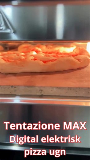 🇸🇪🇸🇪Tentazione MAX är den digitala elugnen som är utformad för att leverera hög prestanda till ett exceptionellt pris. GT-teknologin ökar värmereflektionen inne i ugnskammaren, vilket säkerställer snabb uppvärmning och omedelbar temperaturåterhämtning mellan pizzorna. På så sätt kan du grädda flera pizzor i följd utan väntetid. Ugnskammaren är tillverkad av polerat rostfritt stål med spegelyta – ett hållbart material som är gjort för att hålla länge och fördela värmen jämnt.🥰 Den reflektera