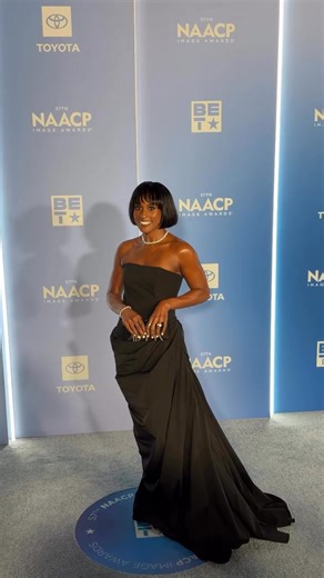 Issa Rae Arrives At The 2026 NAACP Image Awards! | 9magtv