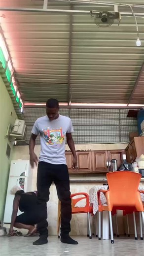 Eu sou feio que me acode é baga.🍆😌