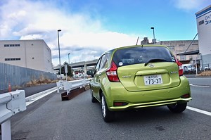 日産ノートe-POWER試乗記：ワンペダル走行が楽しい、ガソリンで走る街乗りEV