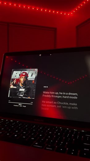 Boo~H3adband👻🎶 #tiktok #macbook #fyp #trending #lyrics | lyrics