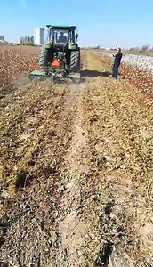 Sinoteng Rotary Cutter Crushes Cotton Rods More info: https://www.sinoteng.com/rotary-cutters.html Customers in Xinjiang, China has applied our rotary cutter for crushing cotton rods. Some features: Hydraulic phasing cylinders for level lift. Dual wing lift cylinder and synchronization valve control. A fixed knife shredding blade kit is aviablefor enhanced shredding of crop residue. Eamil: daniel.lu@xltma.com Phone/Whatsapp/Wechat: 0086 15359269337 #rotarycutters #heavydutyrotarycutter #construc