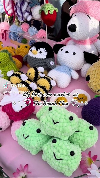 My first ever crochet market @the beach flea market LBC! The market was a huge success, I didn’t expect to receive this much support from everyone 🥺❤️ #crochet #crochetmarket #crochetmarketprep #hellokitty #hellokittyandfriends #kerropi #kuromi #crochetbee #snoopy #crochetsnoopy #remmy #ratatouille #handmade #valentinesday #handmadegifts #valentinesdaygifts #pochacco #crochetturtle