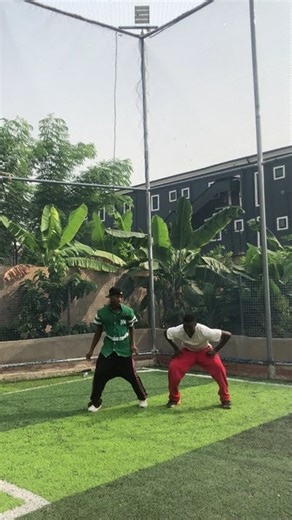 #afroboss#iyoyo#afropop#stilltrending#nigerianrapper#nigermusic#teddyafro#fela#destinyboy #danca