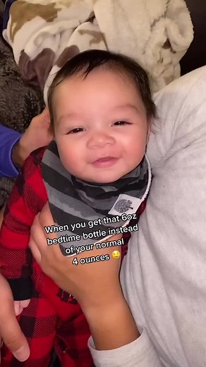 Milk Wasted 🥴 Thanks for the idea @sk_rose72i #fyp #babiesoftiktok #milkdrunk #knoxmanila #3monthsold