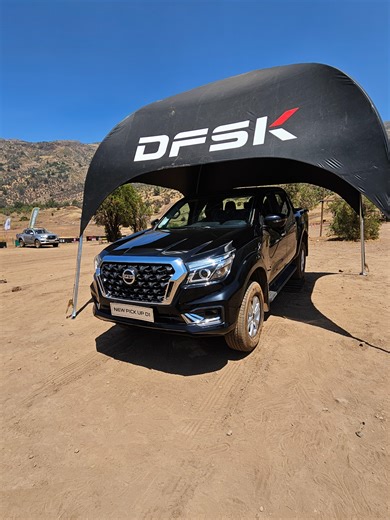 🔥DFSK D1 🔥 ▶️ Dale play al reel y conoce en detalle la nueva pickup D1 Esta camioneta llega con una imagen renovada y más robusta. Incorpora el reconocido motor turbodiésel 2.3 M9T, que entrega hasta 161 hp y 380 Nm de torque, disponible en versiones 4x2 MT, 4x4 MT y 4x4 AT. En el interior, suma una pantalla táctil de 10” con conectividad Apple CarPlay y Android Auto, asistente virtual y una interfaz más intuitiva. En seguridad, cuenta con doble airbag, ABS, EBD, control de tracción, asistenci