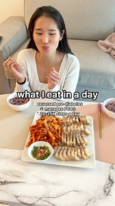 Me 🤝 healthier ways to eat rice. I was able to reverse my pre-diabetes and KEEP IT AWAY by making simple changes to my diet, and one of them included changing the way I prepare my rice. Before I would just eat plain white rice. Now, I have a couple of tried-and-true hacks that work for me to lower the glycemic index of my rice make it more satisfying! One of them is bone broth rice - it not only adds protein & collagen, but makes the rice taste so rich and buttery!! I’m only sharing what has wo