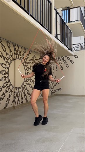 Tori Boggs WorldJumpRopeChamp on Instagram: "Yall know I was at this Peanuts dance party ✌🏼🪩✌🏼 This one gets me every year! #snoopy #charliebrown #shuffledance Rope ➡️ @torq.ropes"