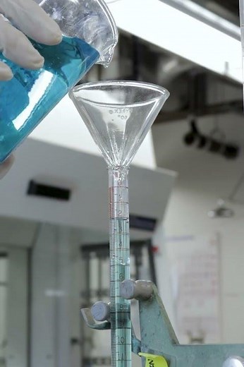 How do you use a Burette?