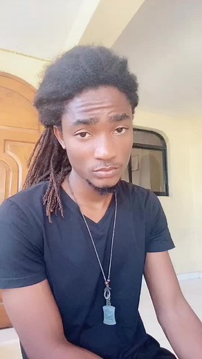 Engaging Monologue with Expressive Hand Gestures