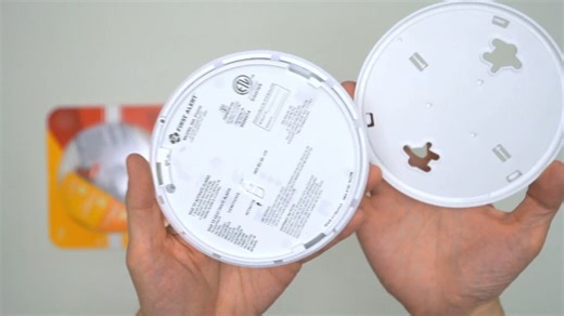 Watch First Alert Slim Photoelectric Smoke Alarm PR710 Unboxing on Amazon Live