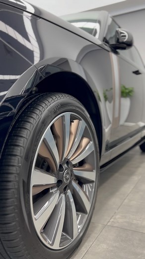 Get your hand on our *SPECIAL DISCOUNT* for Range Rover side steps! DM us to inquire. Limited time offer!! Make: Land Rover Model: Range Rover Vogue Items: Fixed & Deployable Side Steps Year: 2023 #EliteInternationalMotors #Car #Cars #CarsOfInstagram #Auto #Automotive #AutoParts #CarParts #SpareParts #AutoRepair #CarRepair #Tuning #Upgrade #MotorTrend #MotorSport #RangeRover #LandRover #SVautobiography #RangeRoverSV #rangeroveraccessories | Elite International Motors LLC