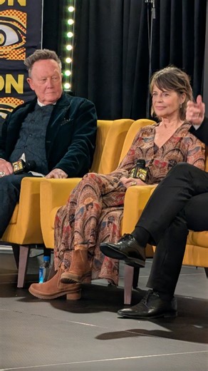 A standing ovation for the Terminator panel today!!! 👏 What a crowd!!! #terminator #steelcitycon | Steel City Con