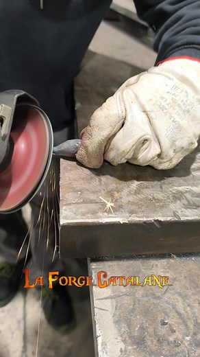 2.1K views | Fabrication de volutes et ornements.. La Forge Catalane. Mas Guérido, Cabestany #ferronnerie #ornement | La Forge Catalane | Facebook