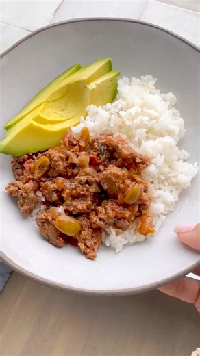 90K views · 268 reactions | Picadillo is a flavorful Cuban ground beef dish made in a simmering sauce of veggies and spices.  A staple in my family for decades! Leftovers are so versatile for making tacos, empanadas, stuffed peppers, or quesadillas. ✨Comment PICADILLO to get the link DM’d, or see link  https://shorturl.at/4UEiZ #picadillo #wwrecipes #groundbeefrecipes #lowcarb #highprotein #skinnytasterecipes | Skinnytaste | Facebook