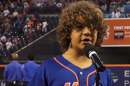 The adorable, toothless kid from 'Stranger Things' is an amazing singer