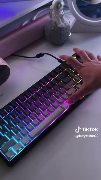 Perfect Hybrid Keyboard Review: Mechanical Meets Membrane