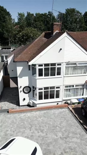 We’re trusted by builders and developers on commercial, residential, and community projects throughout Kent and the South East. Here's just one of those standout projects!🔧🏗️⁠ ⁠ From 1st fix to final completion, our team delivers neat, compliant, and dependable electrical work every step of the way. ⚡👷‍♂️⁠ ⁠ Proud partners on projects of every size. 🙌⁠ ⁠ #ElectricalExperts #CommercialElectrical #ResidentialProjects #CommunityProjects #KentBuilders | spark_ges