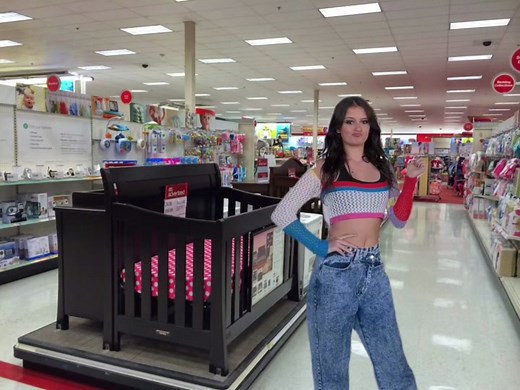 Came to get rhe babys stuff! #fyp #foryou #like #follow #zxycba #sofiefergi #roleplay @Madirolepla.y @Madi is my love💙