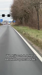 817K views · 603 reactions | Weet jij wat de letter T betekent op het groene hectometer bordje? #theorievraag #theorietips #autotheorievraag #theorieexamenvraag #autotheorie #theorieleren #autosnelweg #influencer #rijexamen #rijbewijshalen #rijlestips #volgonsopinstagram #YouTuber #onlinerijles #fyp #merlin #volgonsopfacebook #theorieoefenen | Verkeersschool Weber | Facebook