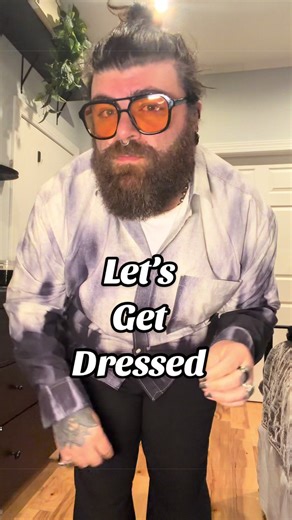 Morning! Let’s start off the week with a gradient fit. Heading back to work after two weeks off is TOUGH but here we are! #mensfashion #mensfashion #mensstyle #ootd #mensootd