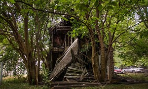 Trump's predatory housing advice still plagues Cleveland, say activists – video