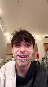 I seriously CAN’T bake but I can sing you a song hehe… see you on tour ♥️ #clubtour #upcomingtour