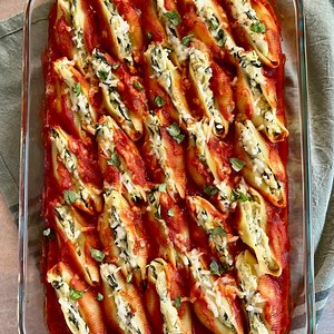 Vegan Stuffed Shells with Spinach and Zucchini - Serene Trail