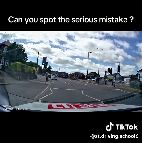 Can you spot the serious mistake? #drivingtest #drivinglessons #drivingtips #seriousdrivingfault