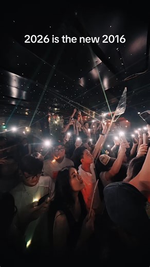 Ai còn nhớ trend này #WeekndHanoi #blackbeatles #manequinchallenge #weekendvibes #2016vibes