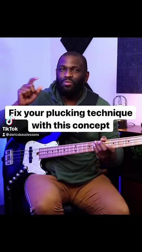 Plucking or pulling? A lot of beginners struggle with their right hand technique and overuse their finger muscles which will slow you down. Try this concept and watch your fluidity and speed increase 🤟🏾😎 #daricsbasslessons #daricbennett #bassnation #basstheworld #bassguitar #basslessons | Daric's Bass Lessons