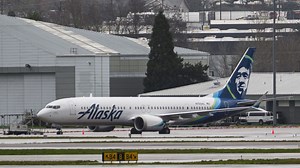 4.6K views · 49 reactions | ✈️ Boeing anuncia que permitirá la entrada de aerolíneas a sus fábricas para inspeccionar los aviones 737 Max 9. ✅ Sigue esta y más noticias las 24 horas en ViX.  https://bit.ly/3y1dWSe | Univision Noticias | Facebook
