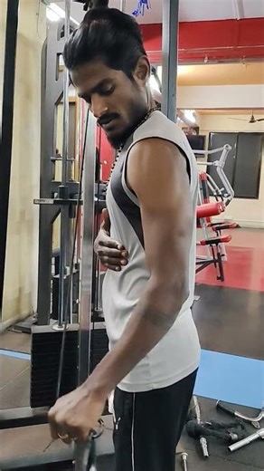 tricep extensions #tricepsworkout #gymworkout #exercisemotivation