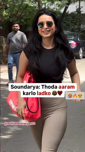 Soundarya sharma say's: Thoda aaram karlo ladko😂😍#shorts #shortsfeed #soundaryasharma #youtubeshorts