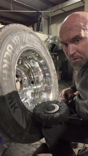 Not saying this is right. But how I do it….. #kenworth #tiktoker #contentcreator #truck #polisher