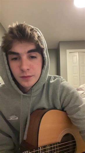 I’m on fire - Bruce Springsteen #fyp #guitar #singer #brucespringsteen