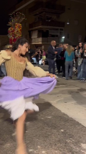 Tarantella: Tradizione e Danza Siciliana