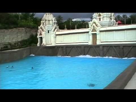 Wave Palace Wave Pool - Siam Park Tenerife