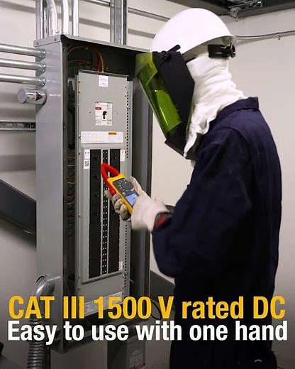 Fluke 393 FC Clamp Meter One-handed operation