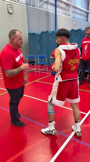 Final instructions for @kaisykhademi before he returns to the ring tonight in Nottingham 🥊 #wbm #boxing | Warren Boxing Management