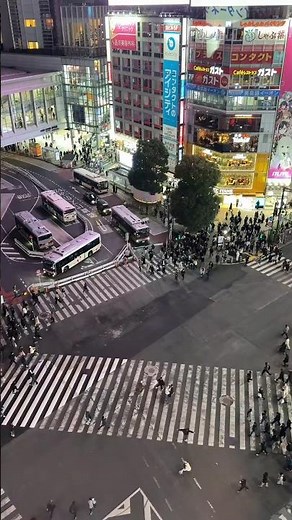 ¡El cruce MÁS LOC0 del mundo! 😱 3,000 personas al mismo tiempo en Shibuya 🚥🇯🇵"